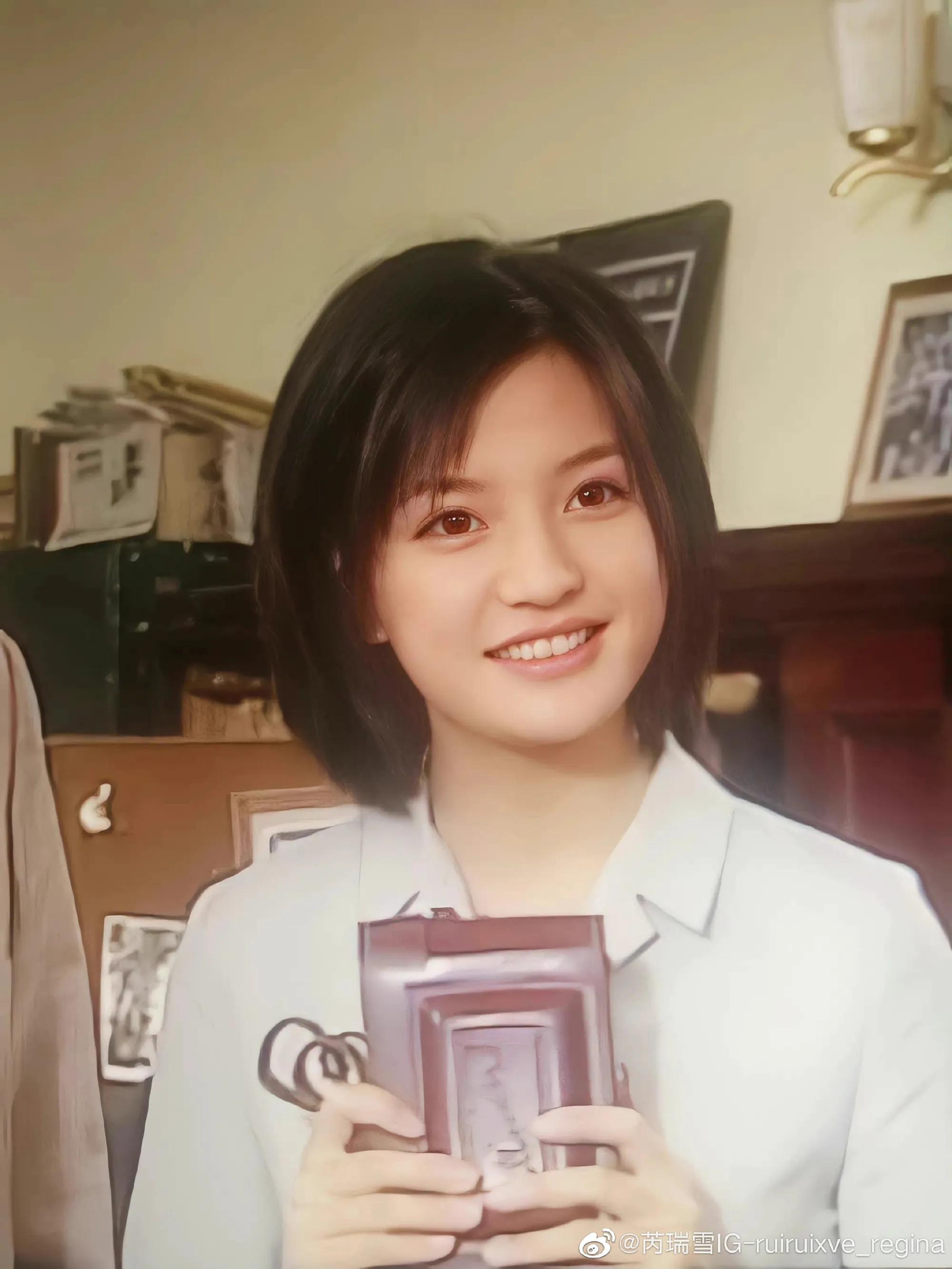 Why did the little swallow Zhao Wei, who was popular all over the country, disappear now? - iNEWS