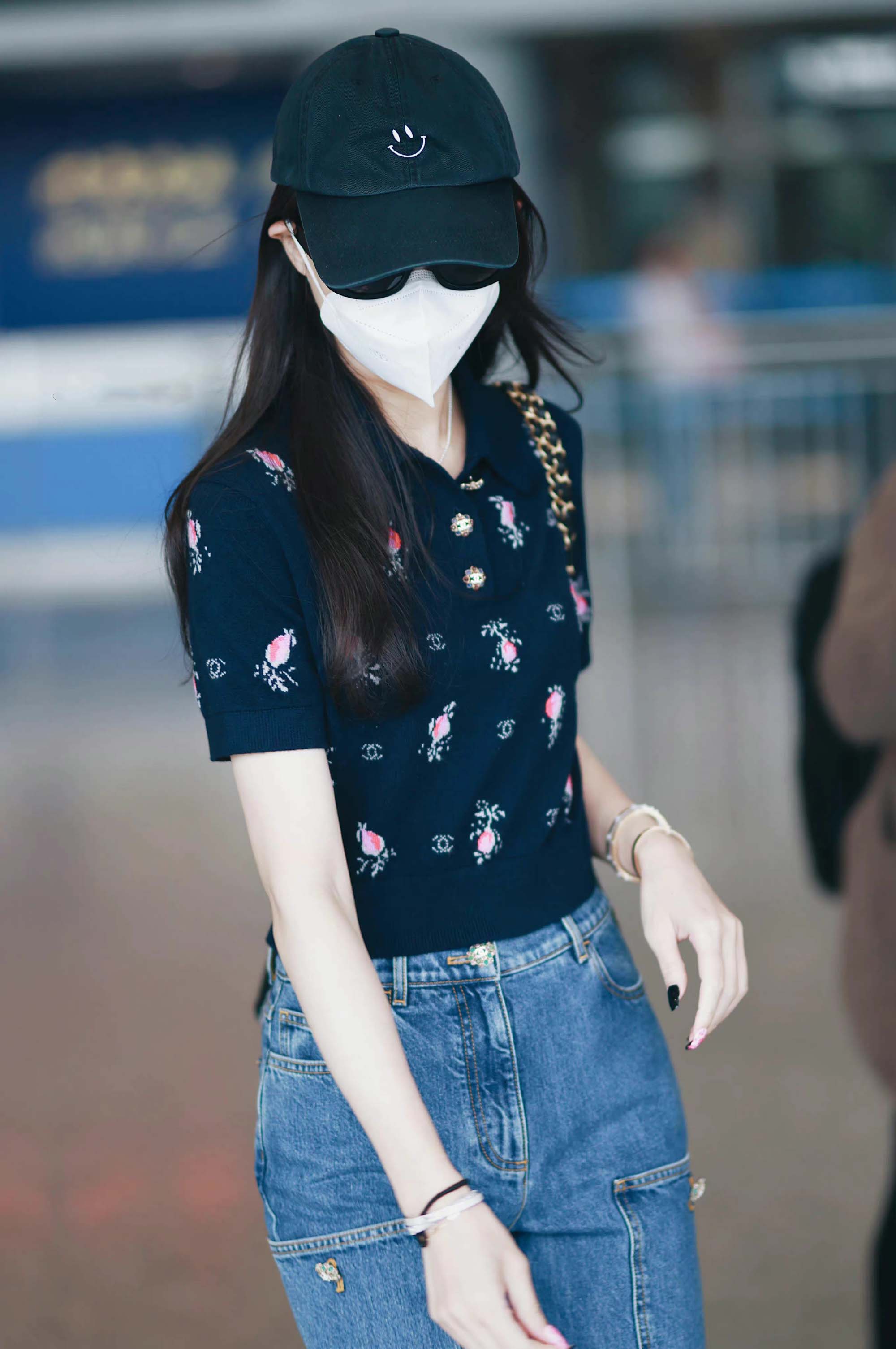 American Business Online!Tang Yan's private clothes at the airport are ...