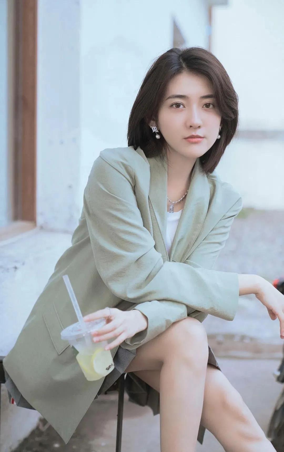 Beauty Xiaohua Liang Jie - iNEWS