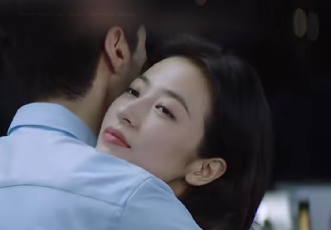 "Half-Ripe Couple" Gao Peng and He Zhinan break up and fall in love with Han Su. They are ...