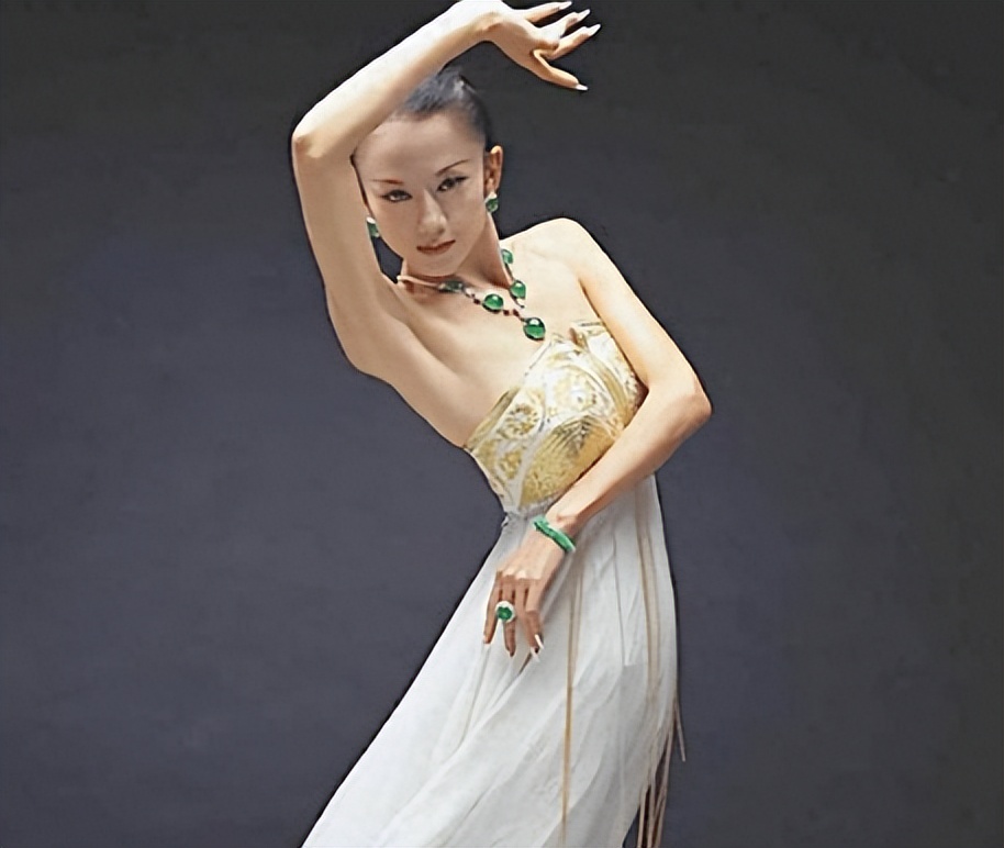 Yang Liping's new dance caused controversy, and netizens called it: Eye-catching! Venus is right ...