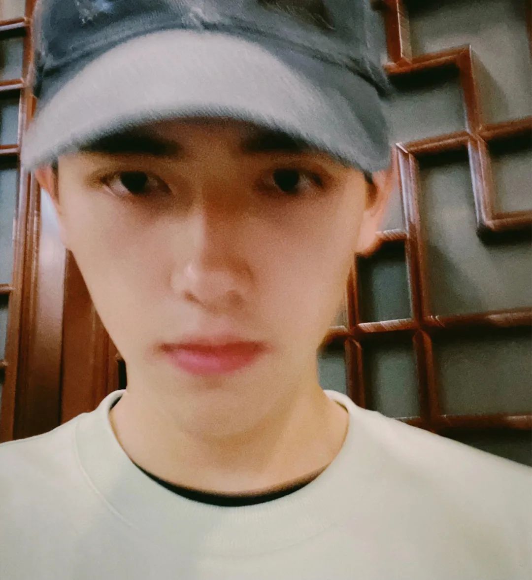 Little Gossip, Haoyi Xing, Wang Yibo, Zhang Yixing, Tan Jianci, Ren ...