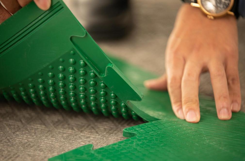 Assembled indoor "walking guide mat" - on what is the ultimate state of ...