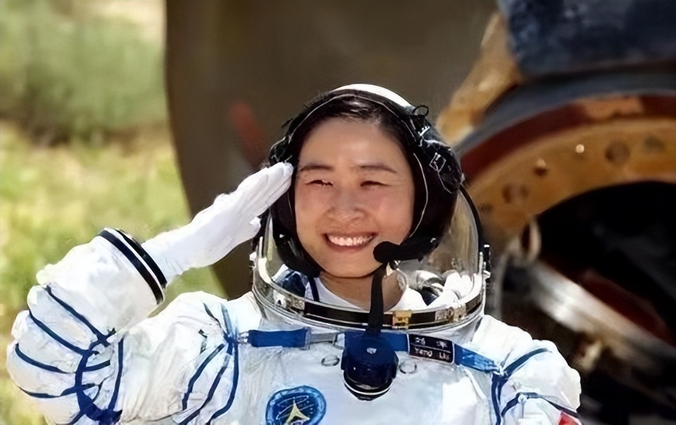 China's first female astronaut, the first spaceflight in ten years ...