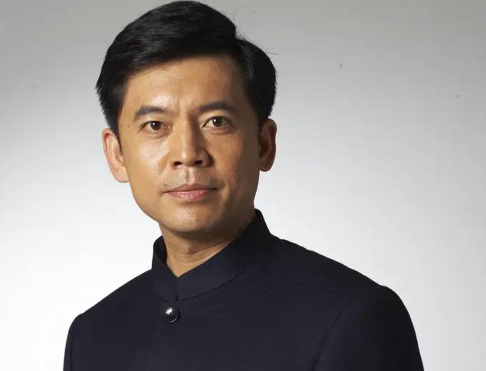 59-year-old He Zhengjun, who became famous with a piece of "Bright ...