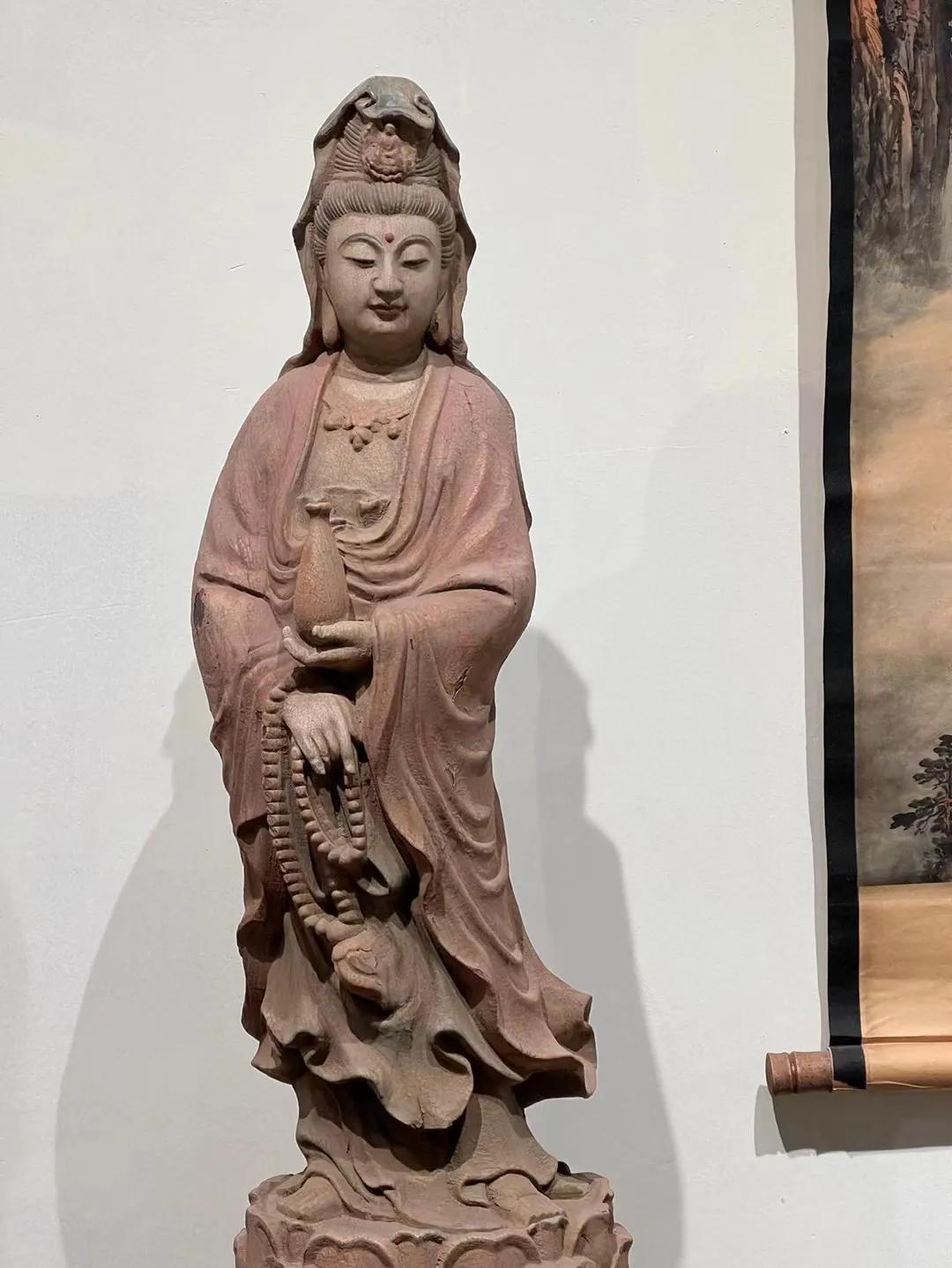Phoebe painted Guanyin statue - iMedia