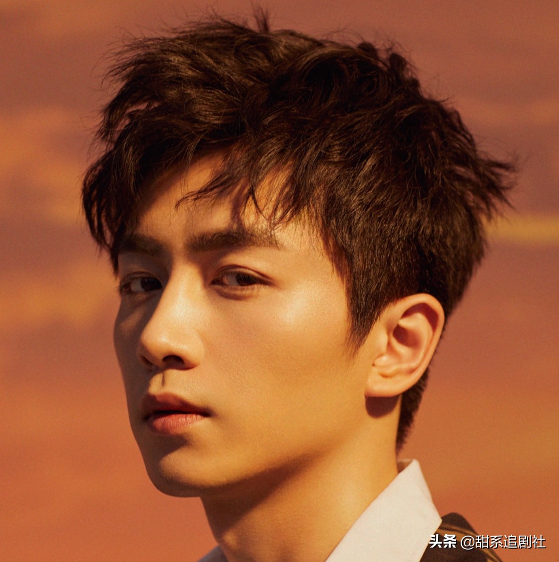 Chen Xiao sent dozens of thumbs in a row late at night to congratulate ...