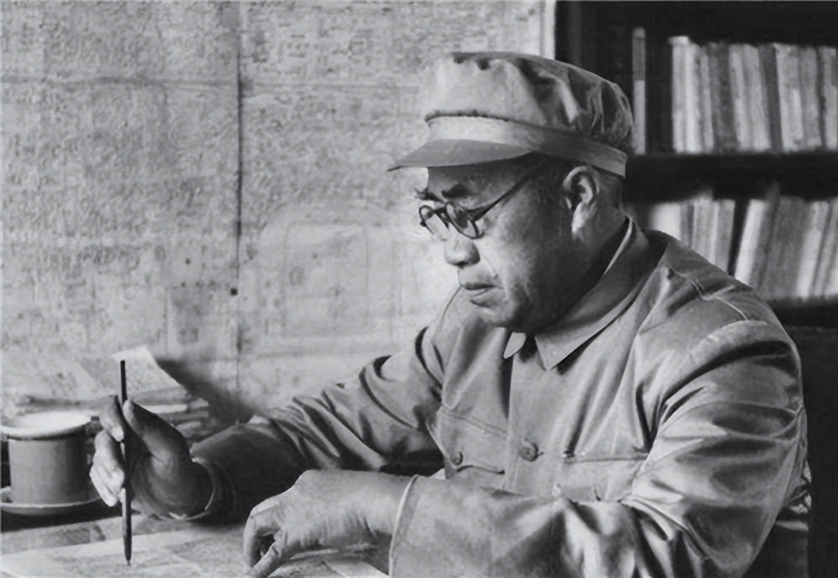 Why can great men command the heroes?Among the answers from the ...