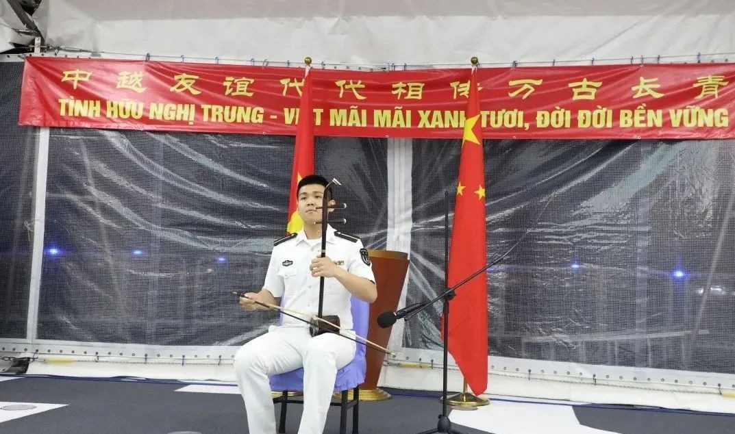 The People's Liberation Army warship sailed into the Vietnamese ...