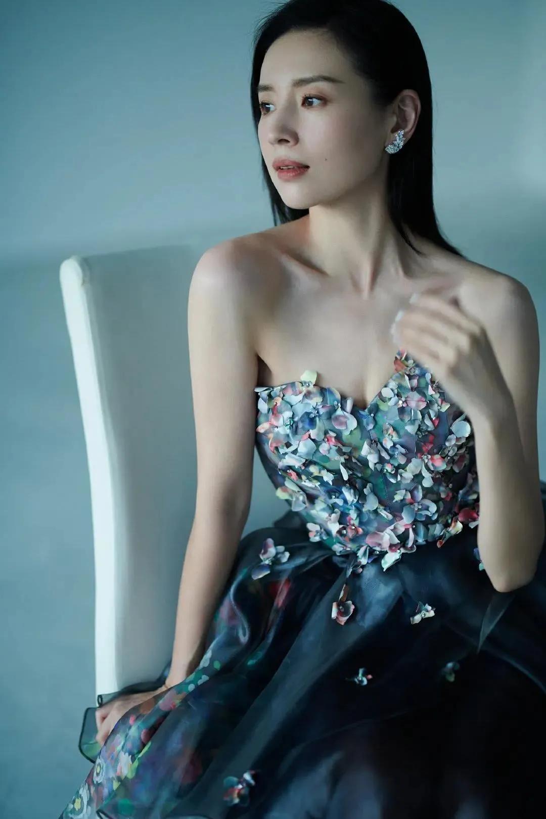 Dong Jie, who is middle-aged, lives more and more free and easy - iNEWS