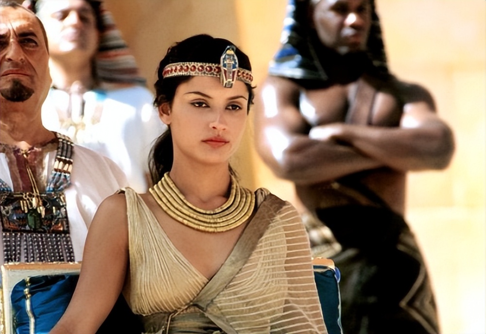'Cleopatra' is a reminder of the dignity of humanity through the ...