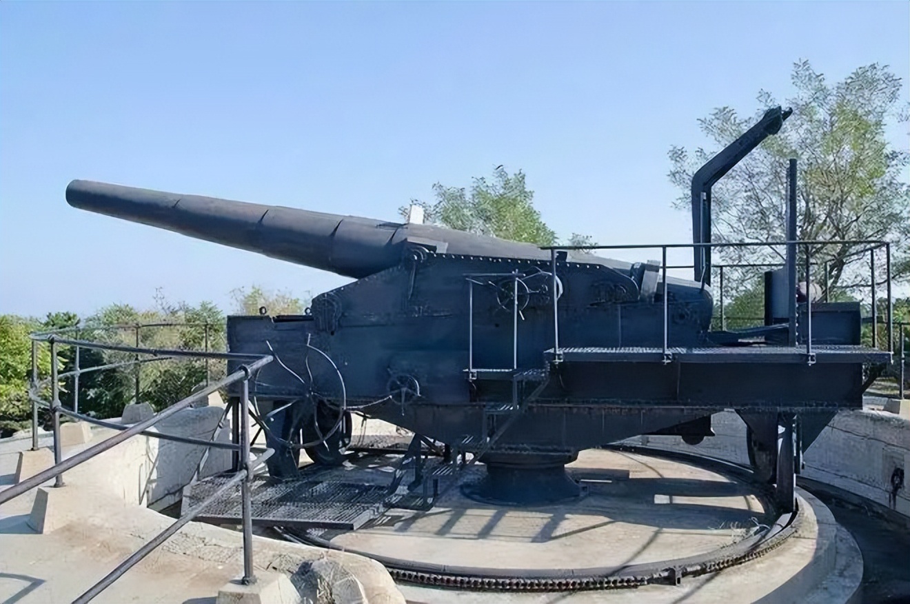 At the beginning of the 20th century, two types of field guns produced ...