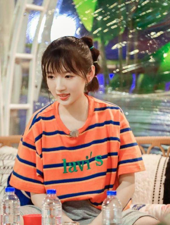 On August 14th, Jiang Shuying, Yang Caiyu, Zhang Jianing, Zhang Huiwen ...