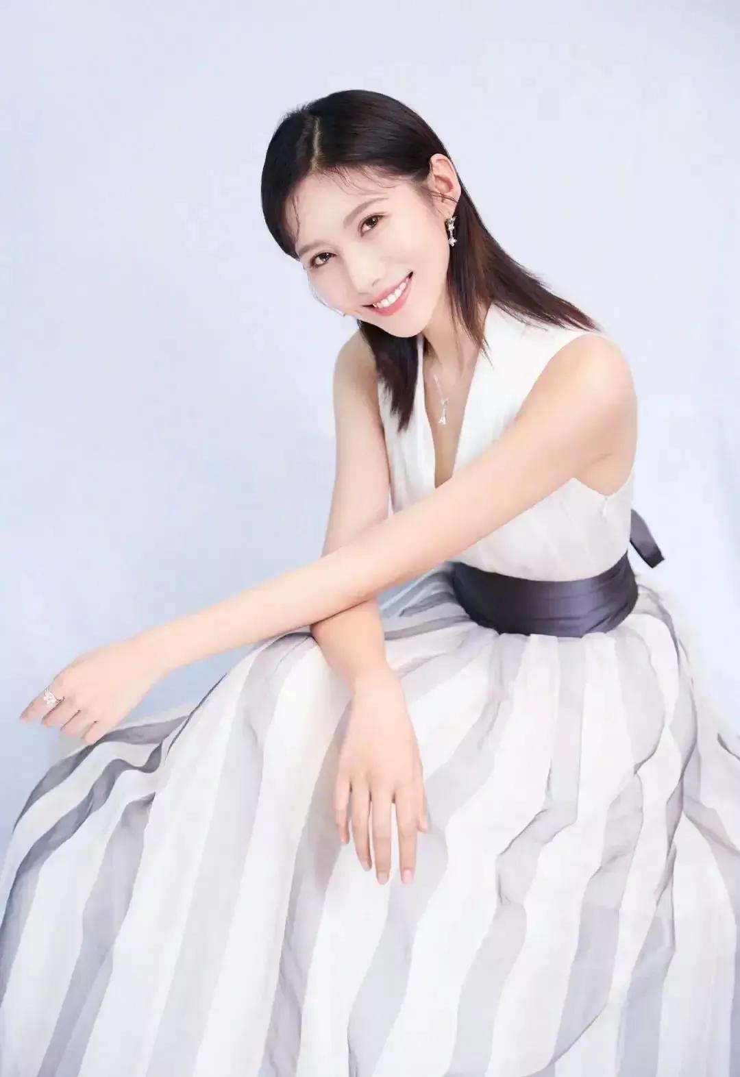 Celebrity Pretty Lady: Stunning photoshoot of the heroine Wu You in ...