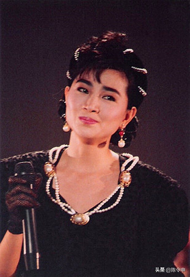 Miss Feng Feifei after a generation of songs - iNEWS