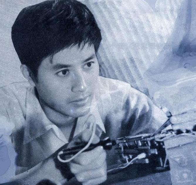 He is a shining actor in the entertainment industry. He once settled in ...