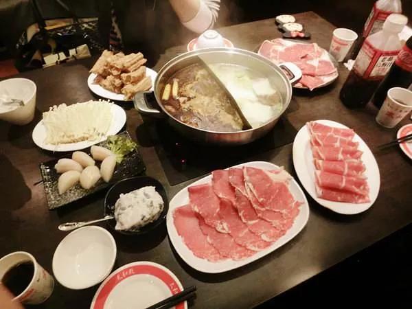Mandarin duck hot pot, a famous specialty in Taiwan Province, is ...