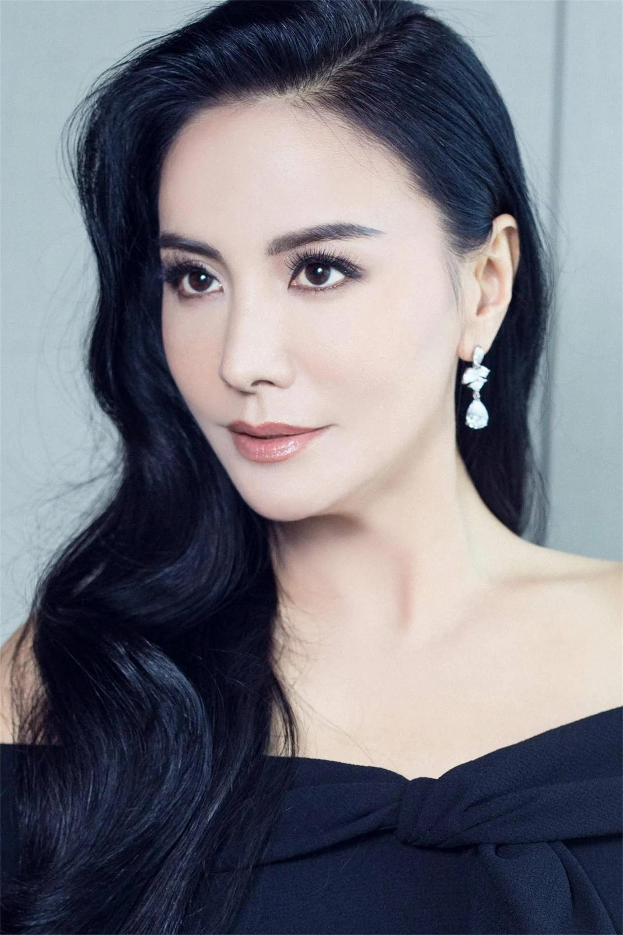 Tian Li: The devil's figure is full of aura, and she is known as "the most beautiful Xiao Zhao ...