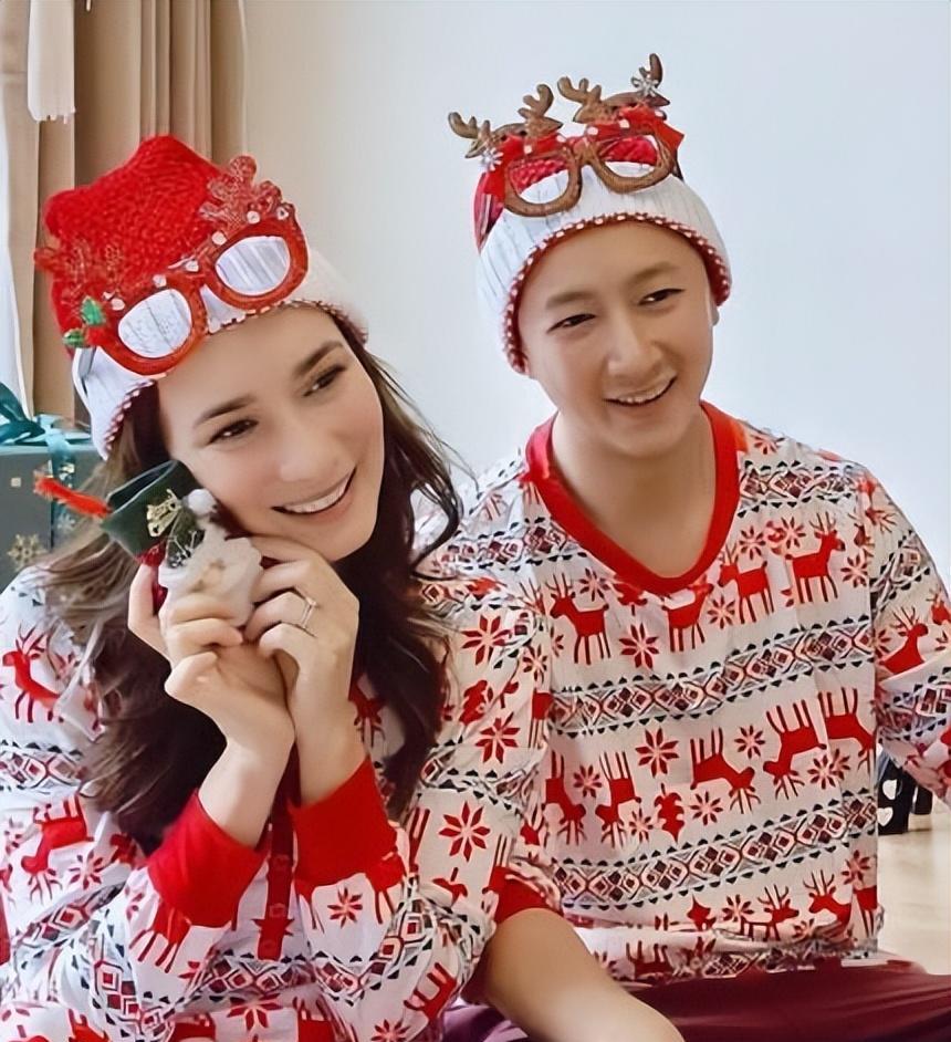 Lu Jingshan rarely posts family photos, she and Han Geng have their ...