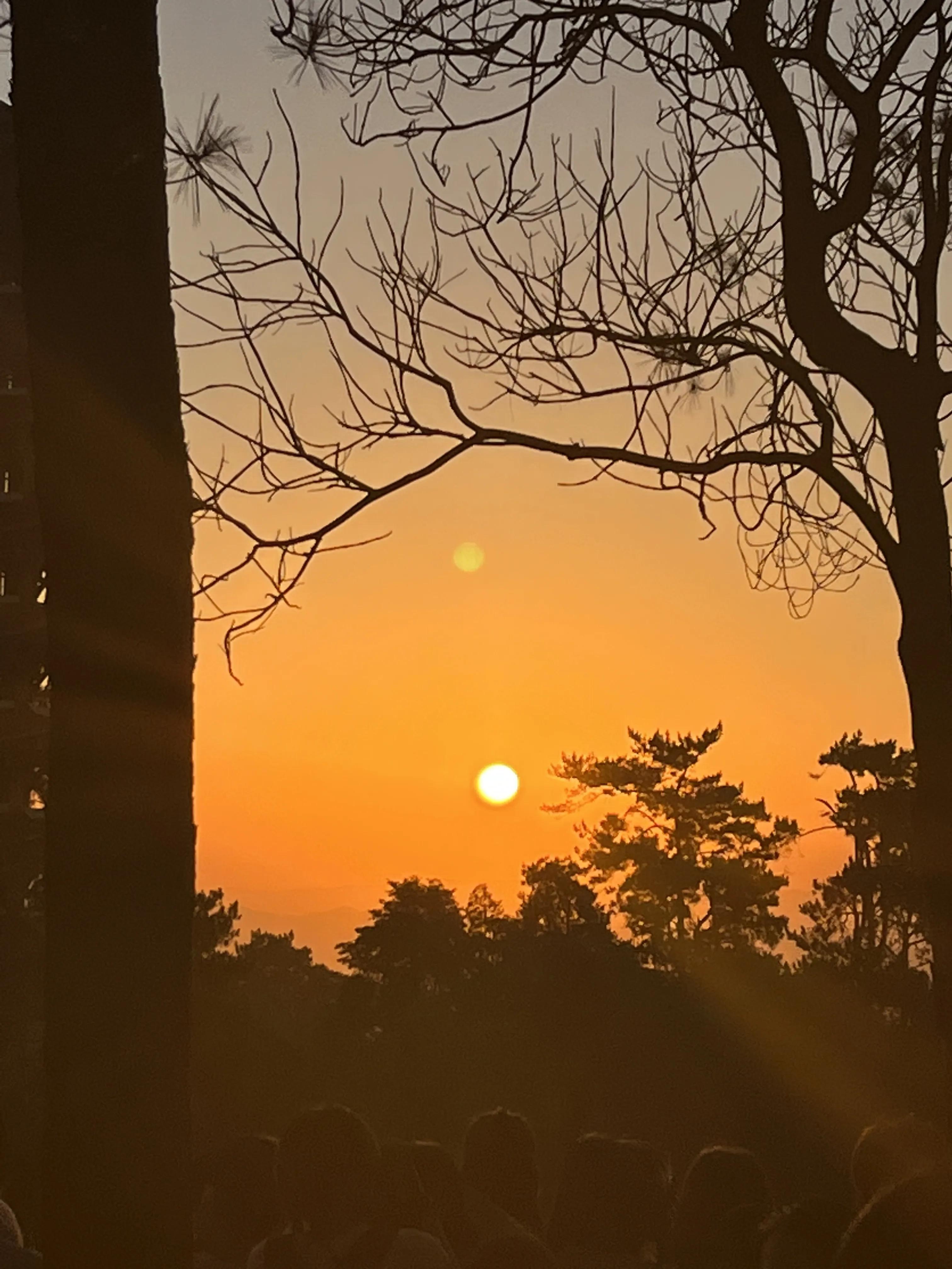 Climb Jinyun Mountain at night - iNEWS