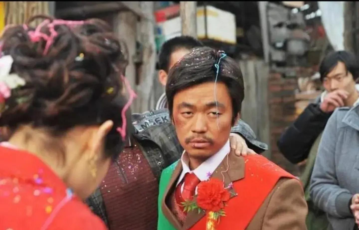 Why does "HELLO! Mr. Tree" include the plot of "tree" buying glasses ...