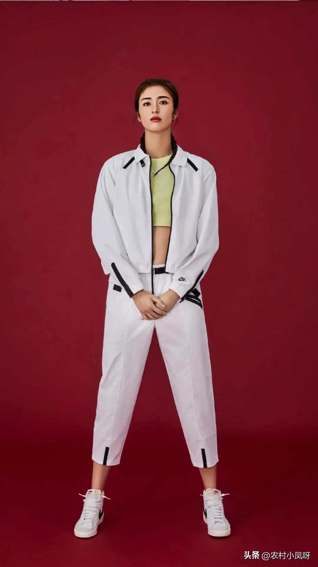 Share pictures - Zhao Lina, goddess of temperament - iNEWS