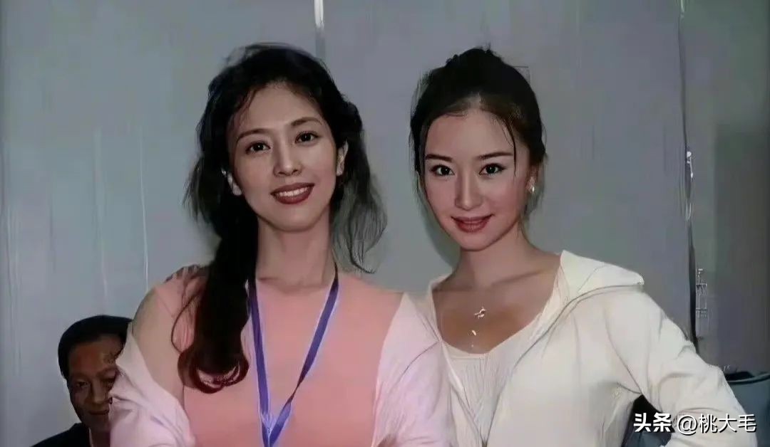 Liu Yifei said that she is the ugliest in the family, seeing the photo ...