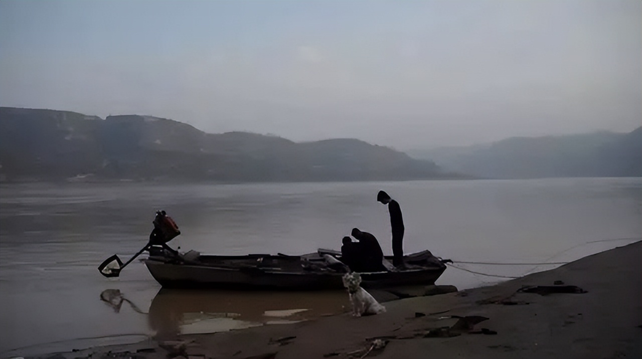 Yellow River corpse hunter: The corpse stands upright and runs away ...