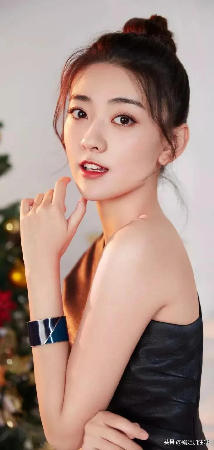 Share pictures, the goddess of temperament Liang Jie, beautiful photo - iNEWS