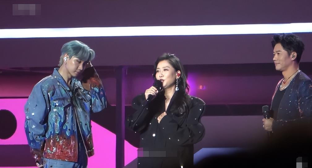 Legend of Phoenix: At Linghua's concert, Zeng Yi, a black face, had a quarrel? Netizen: Don't be ...