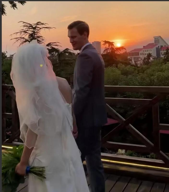 The mysterious bride becomes the focus! The short video of internet ...