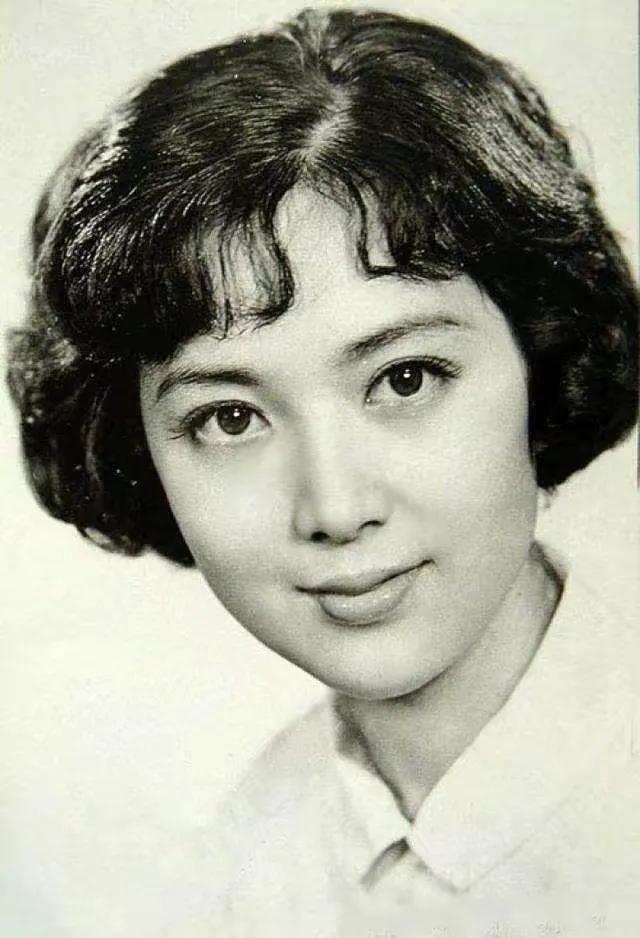 The most beautiful star in the 1980s, how beautiful is Gong Xue - iNEWS