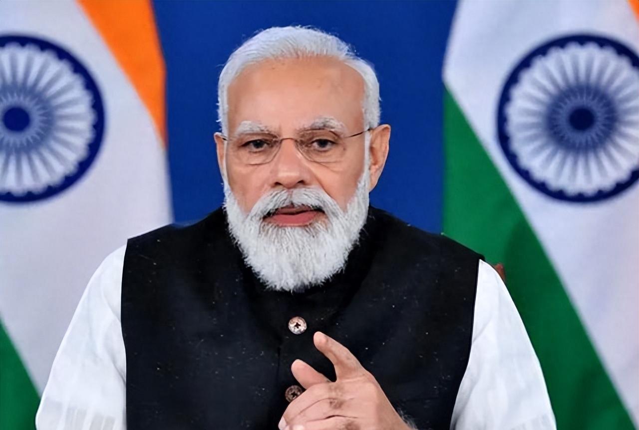 Modi went back on his word and stood on the opposite side of the seven ...