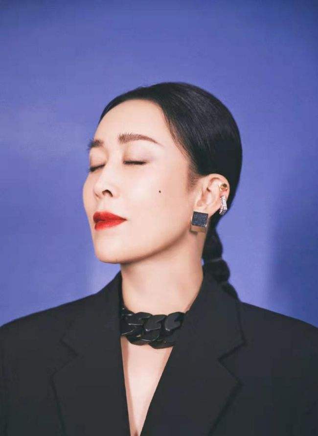 20 years later, looking at the respective situations of Na Ying and ...