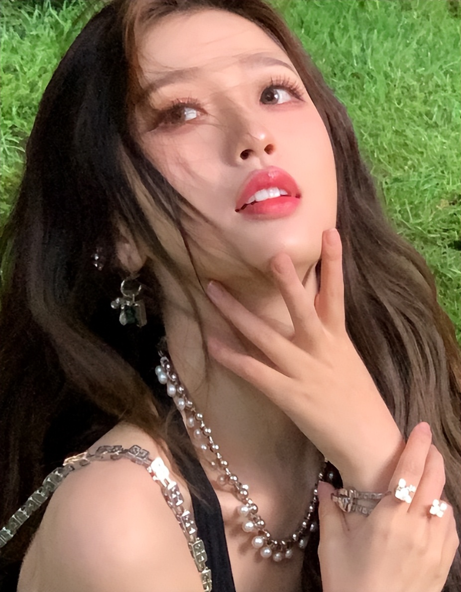 The recent popularity of domestic entertainment actresses: Yu Shu's ...