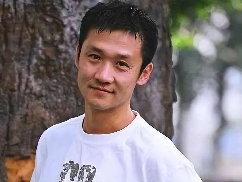 He Yin: Huang Zhizhong was popular for 13 years. After the divorce, he ...