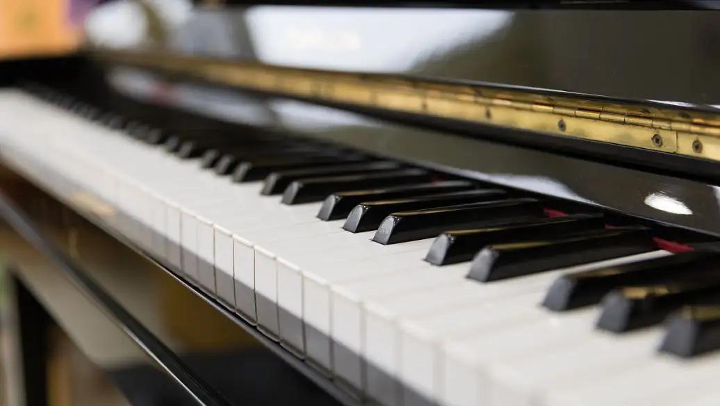 How to choose a good piano?Who are the people buying imported second ...