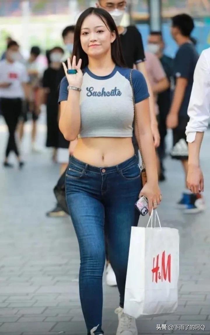 Why do guys like fat girls? - iMedia