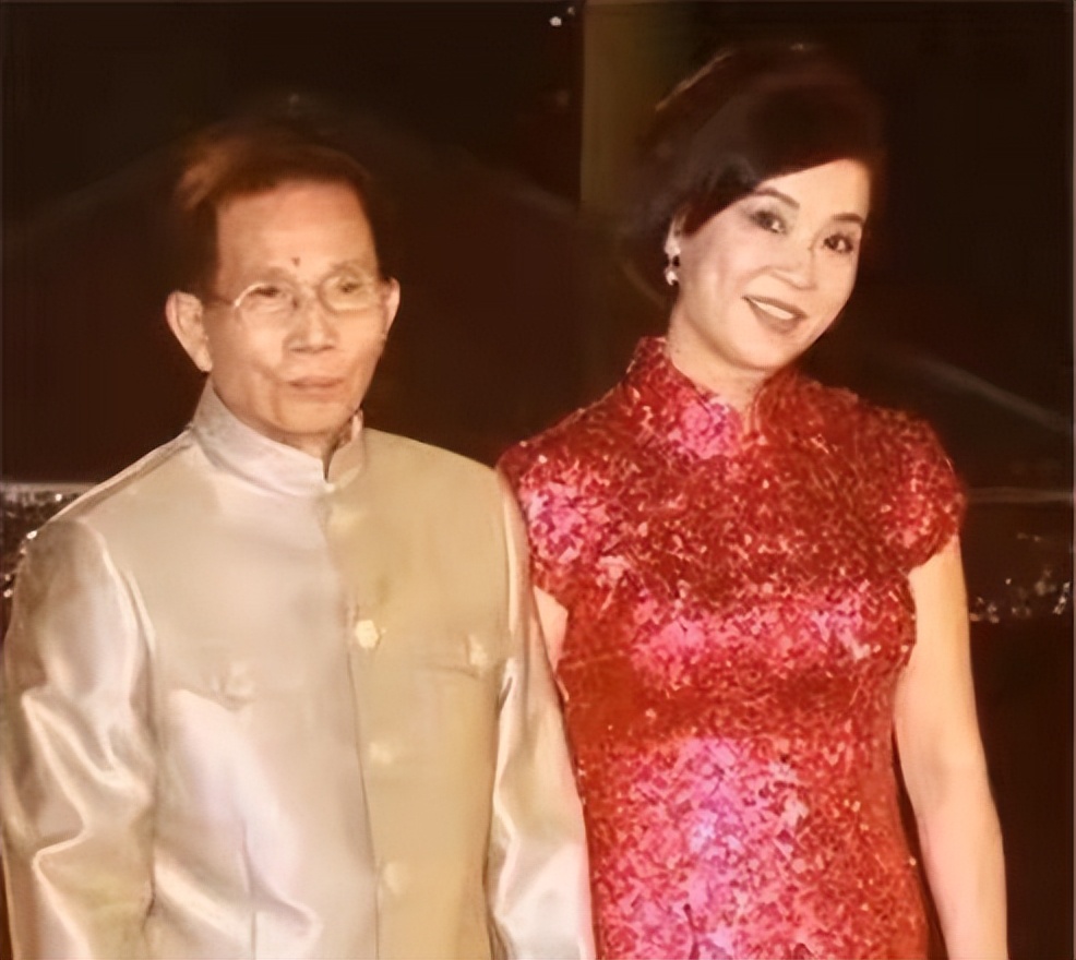Weng Jingjing, who remarried to a wealthy family at the age of 55, why ...