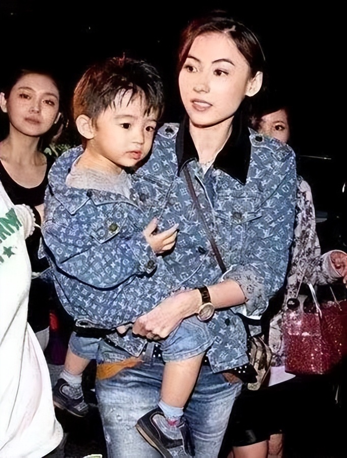 The appearance of Cecilia Cheung's eldest son is controversial. Whose ...
