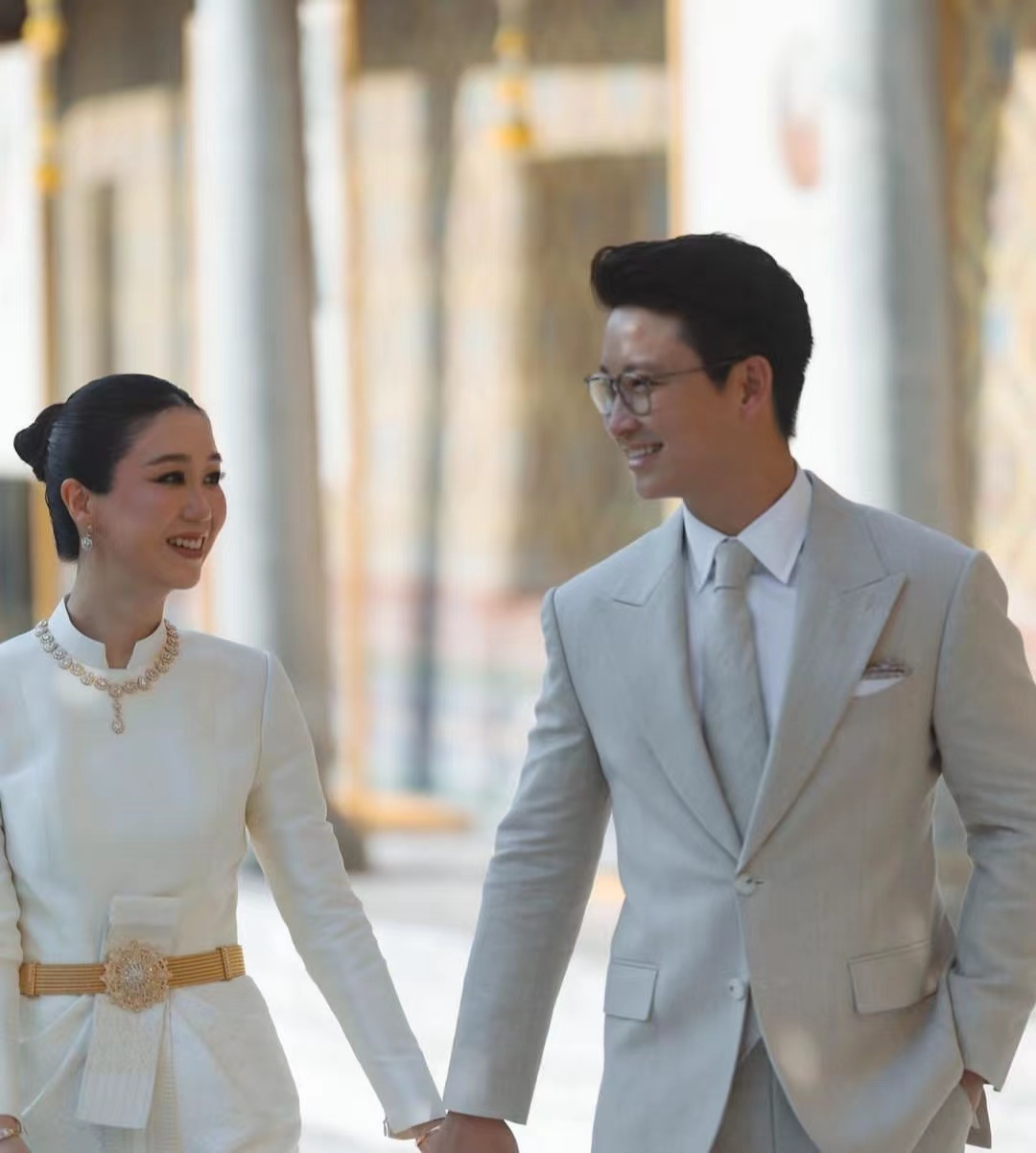 The Chinese daughter married the richest man, and she only wears one ...