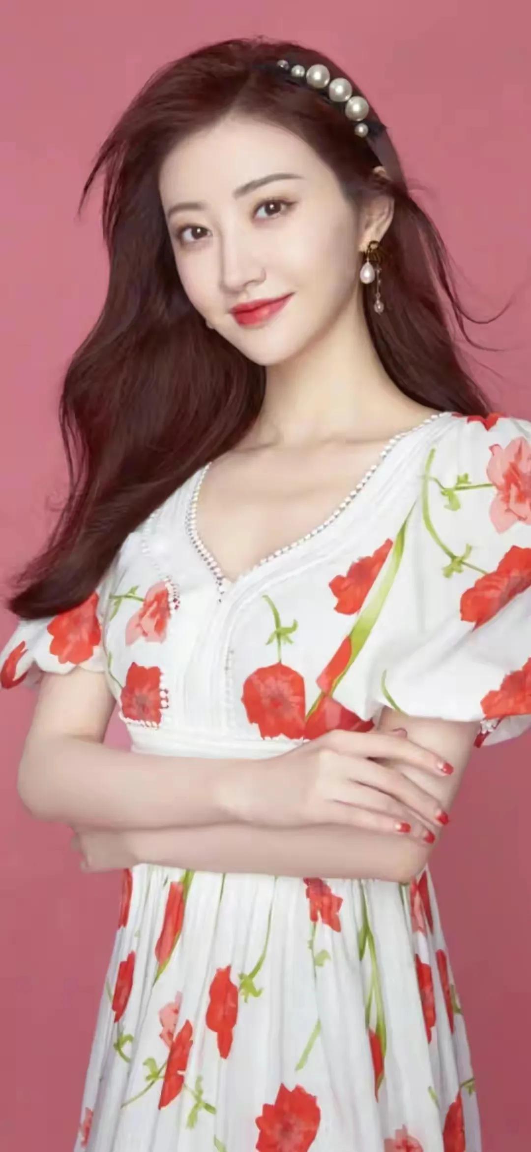 Jing Tian is beautiful/Wallpaper - iNEWS