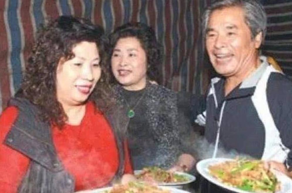 Lei Hong, an old drama player: All 6 wives ran away after bankruptcy ...