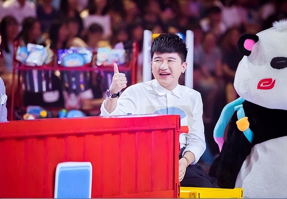 In the scene where Zhang Dada was criticized, Wang Baoqiang asked God ...