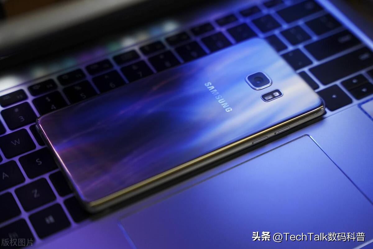 How many features and functions of Huawei, Apple, and Samsung mobile ...