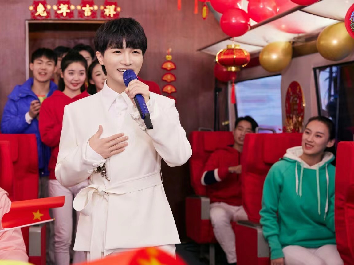 Happy to be a singer!Zhou Shen's goal is to be a singer who brings ...