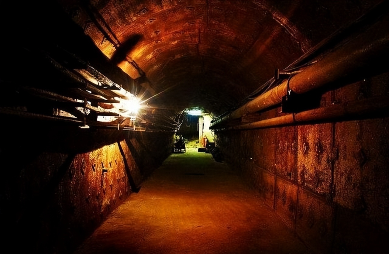 Only 900 kilometers away from China!10,000 bunkers operate secretly ...