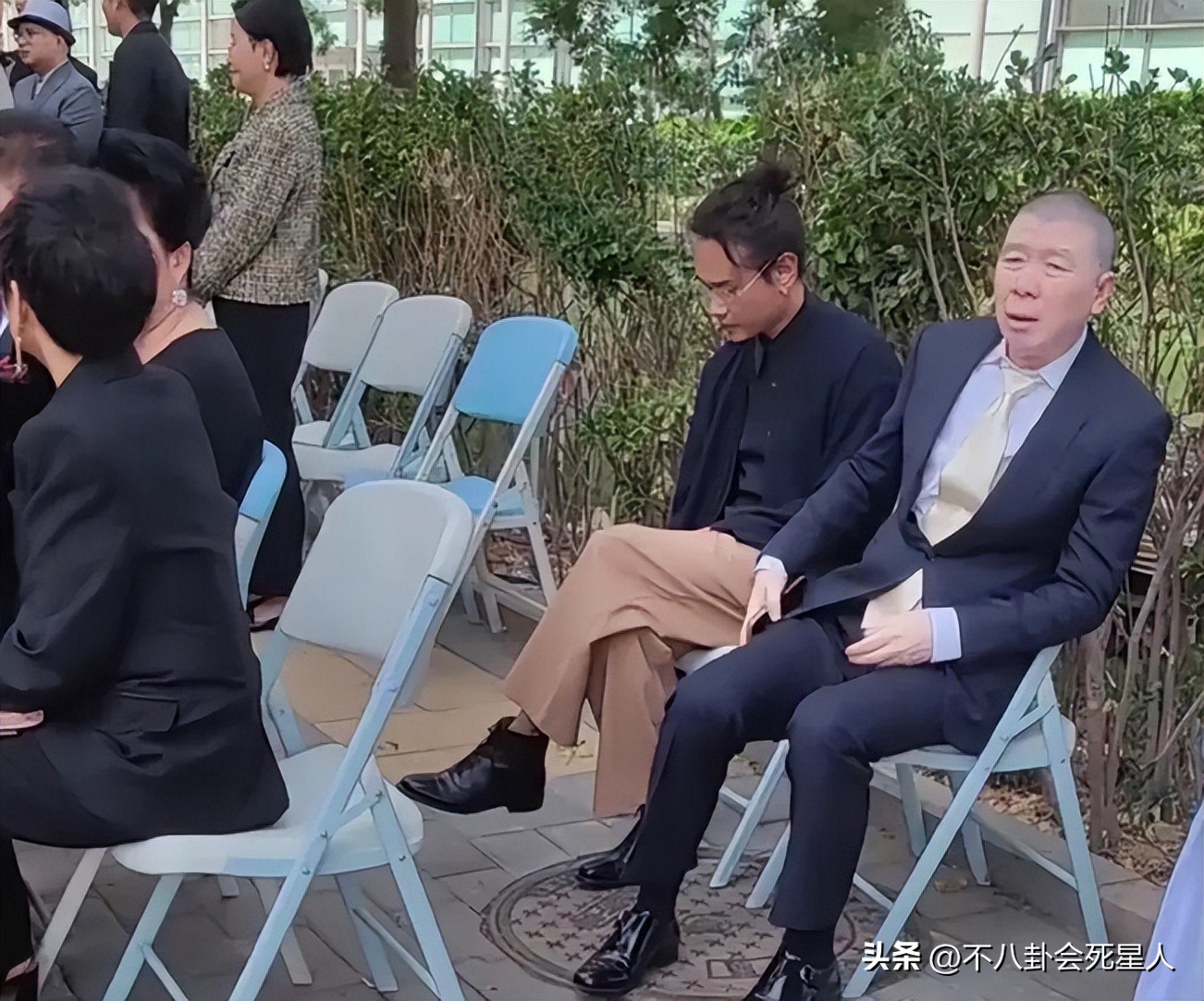 The two evening parties fully demonstrated Feng Xiaogang's current ...