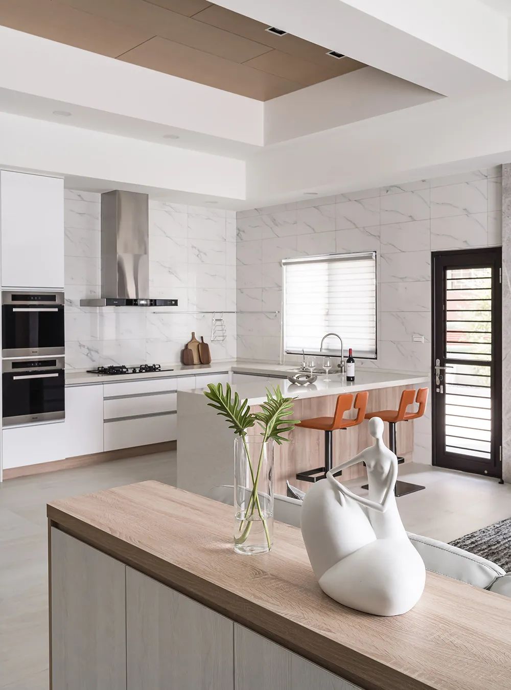 After earning enough money, I went back to the village to build a 198 ...