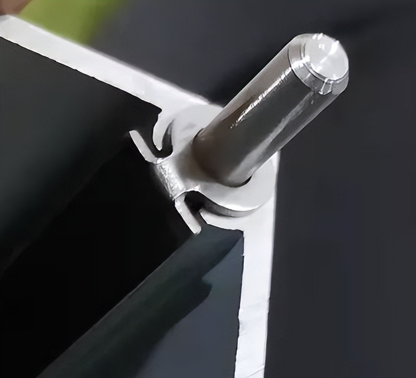 Spring pin system for glass curtain wall beam connection - iNEWS